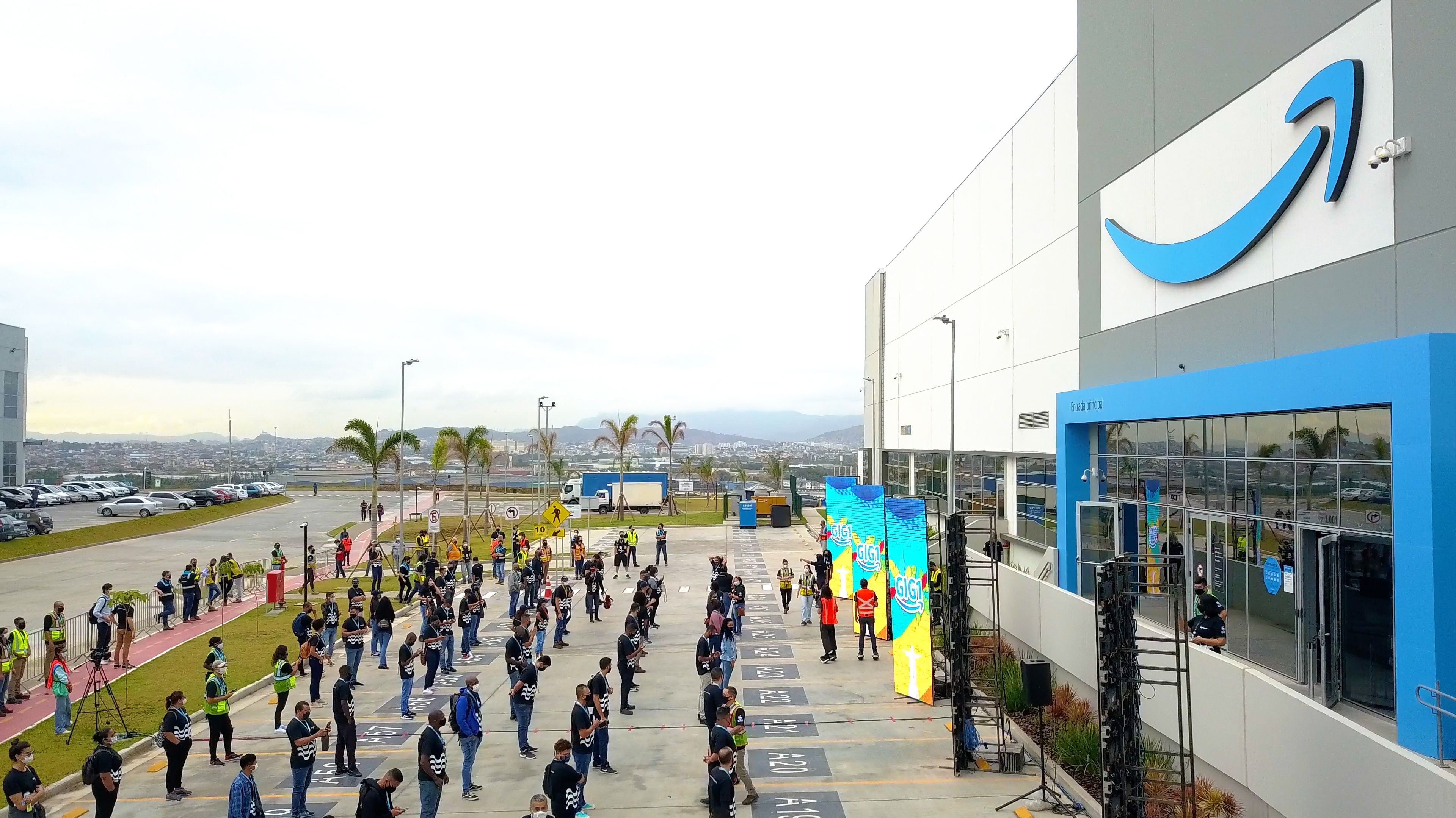 Centro De Distribuicao Amazonica Amazon Anuncia Centro De